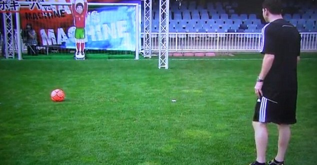 Lionel Messi vs robot goalkeeper | gooyadaily