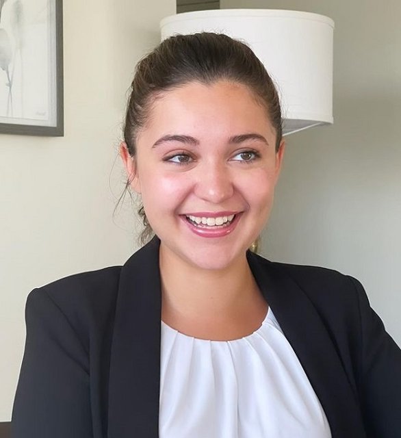 Helia Hosseini youngest research scientist | gooyadaily | Page 7