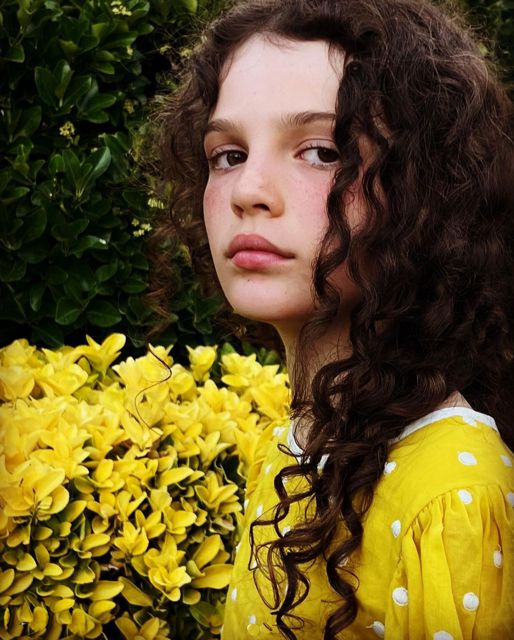 Modeling the singer’s granddaughter – gooyadaily