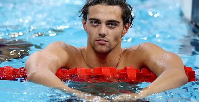 Olympic swimming gold medalist wins hearts | gooyadaily